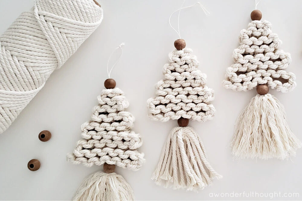 21 DIY Macrame Christmas Decorations