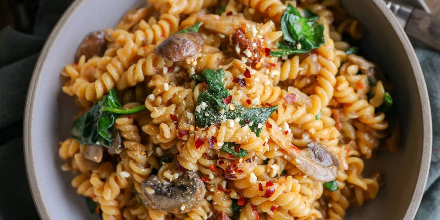20 Easy One Pot Pasta Recipes - Quick Dishes for Busy Days