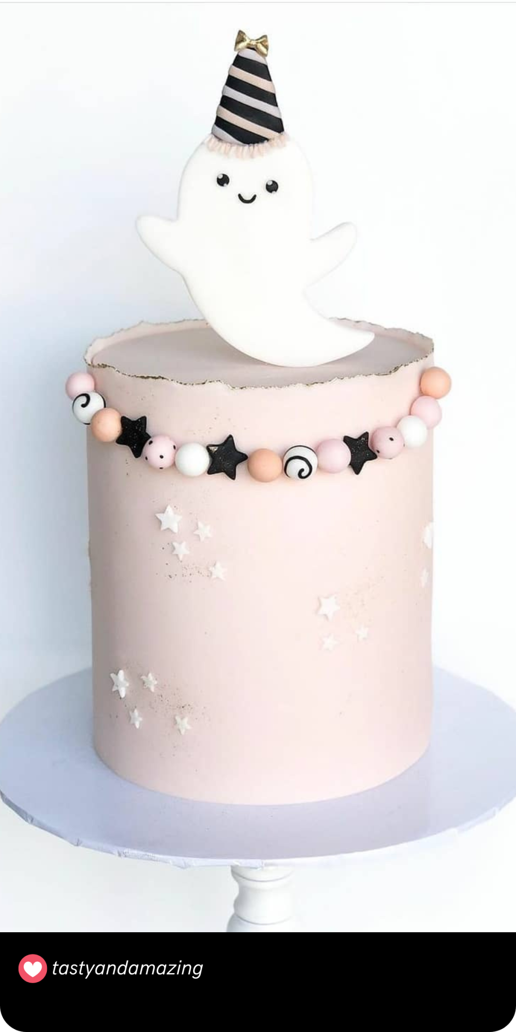 10 Adorable Halloween 1st Birthday Cake Ideas for Your Spooky One ...