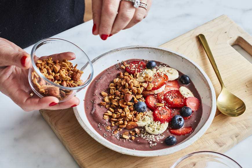 Vegan Plant-Based Breakfast Bowl Recipes to Pretty Up Your Mornings